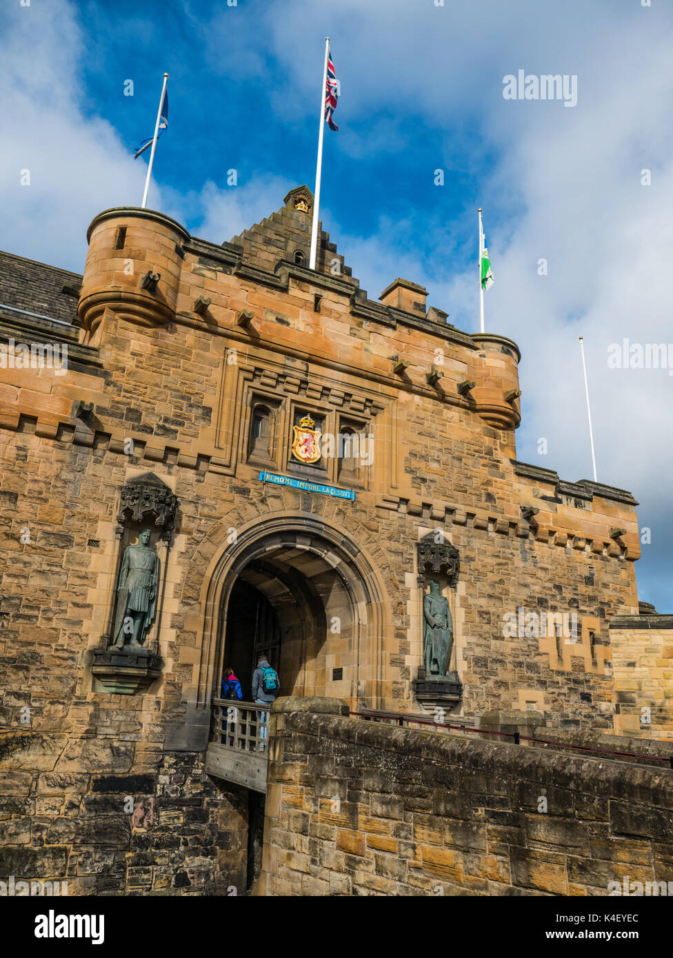 Tourists entrance gate edinburgh hi-res stock photography and images ...