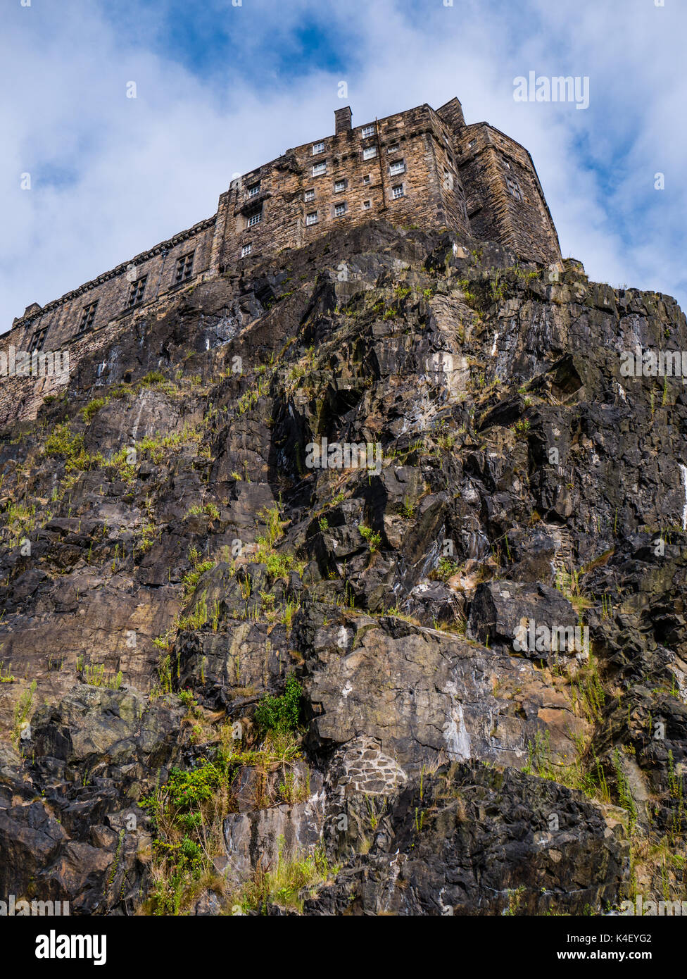 Edinburgh castle rock hi-res stock photography and images - Alamy