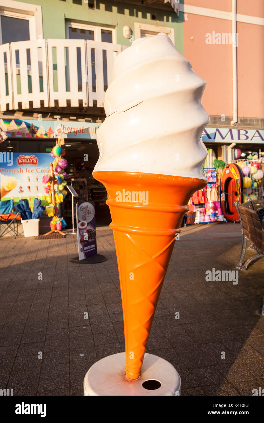 Huge Ice Cream Stock Photos & Huge Ice Cream Stock Images - Alamy