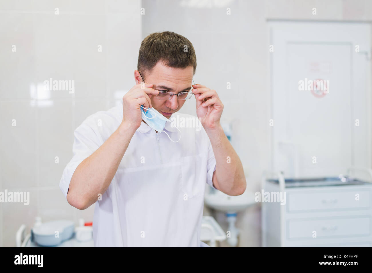 Surgicalmask hi-res stock photography and images - Alamy