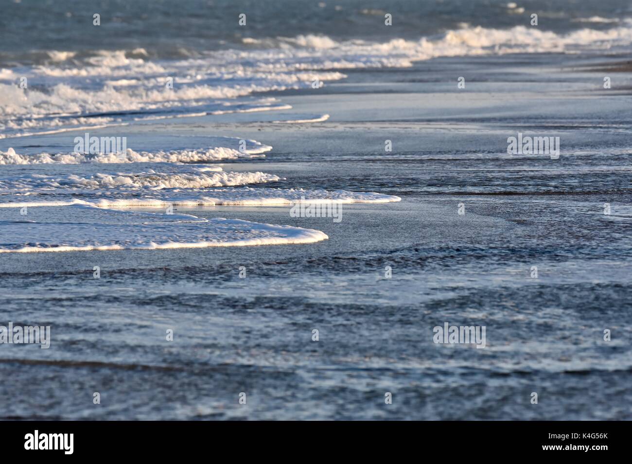 Waves at seashore hi-res stock photography and images - Alamy