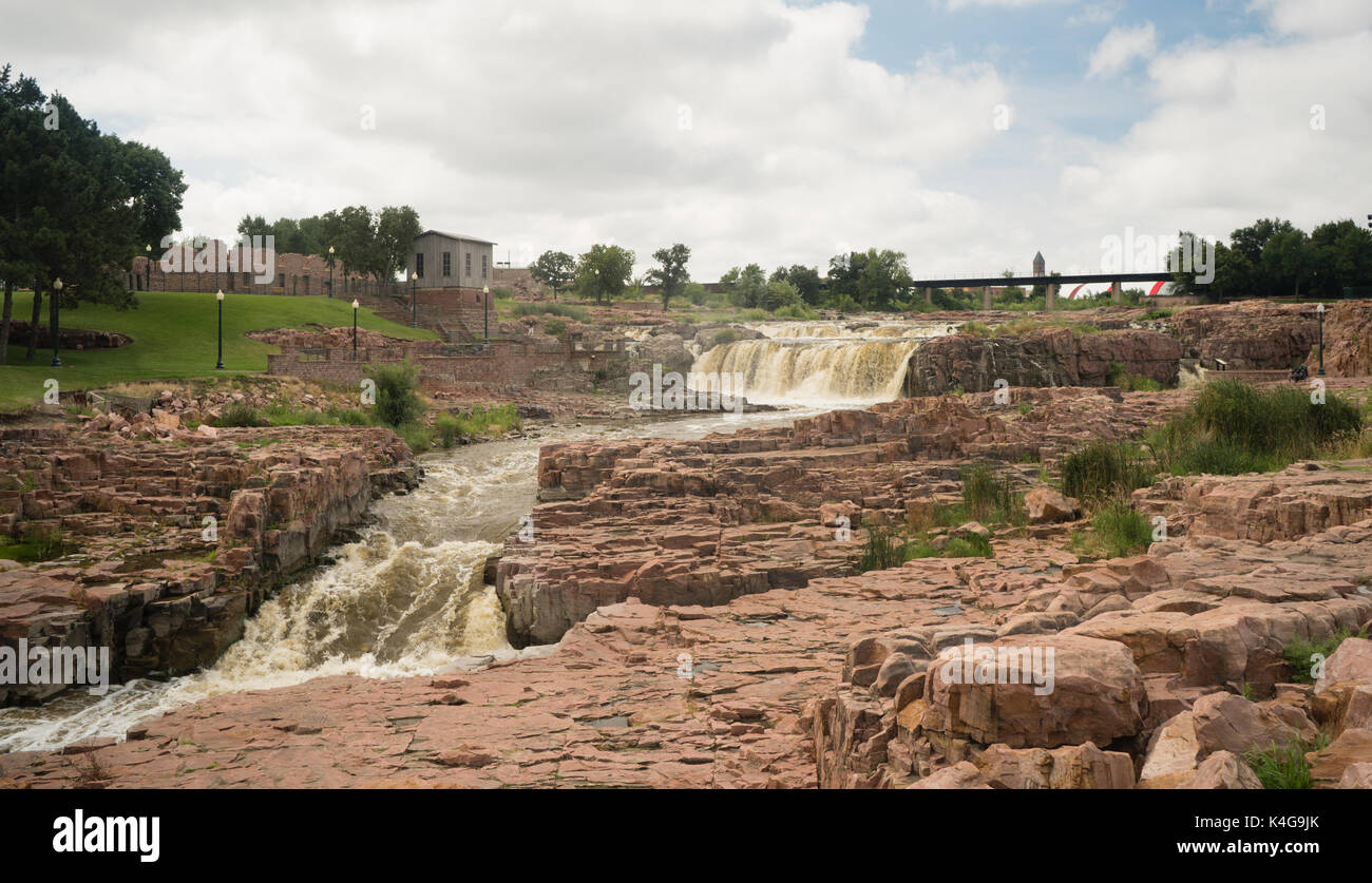 The Big Sioux River flows over rocks in South Dakota Stock Photo - Alamy