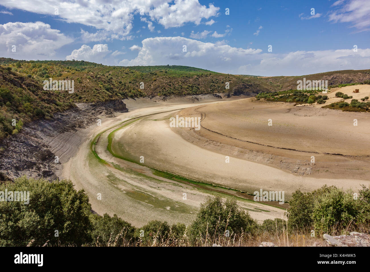 Dry reservoir hi-res stock photography and images - Alamy