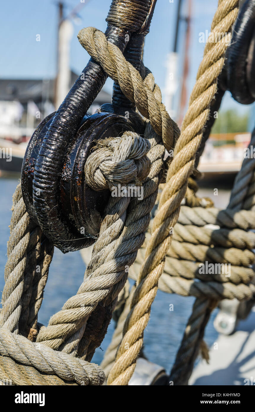 Rigging on the deck of an old sailing ship Stock Photo - Alamy
