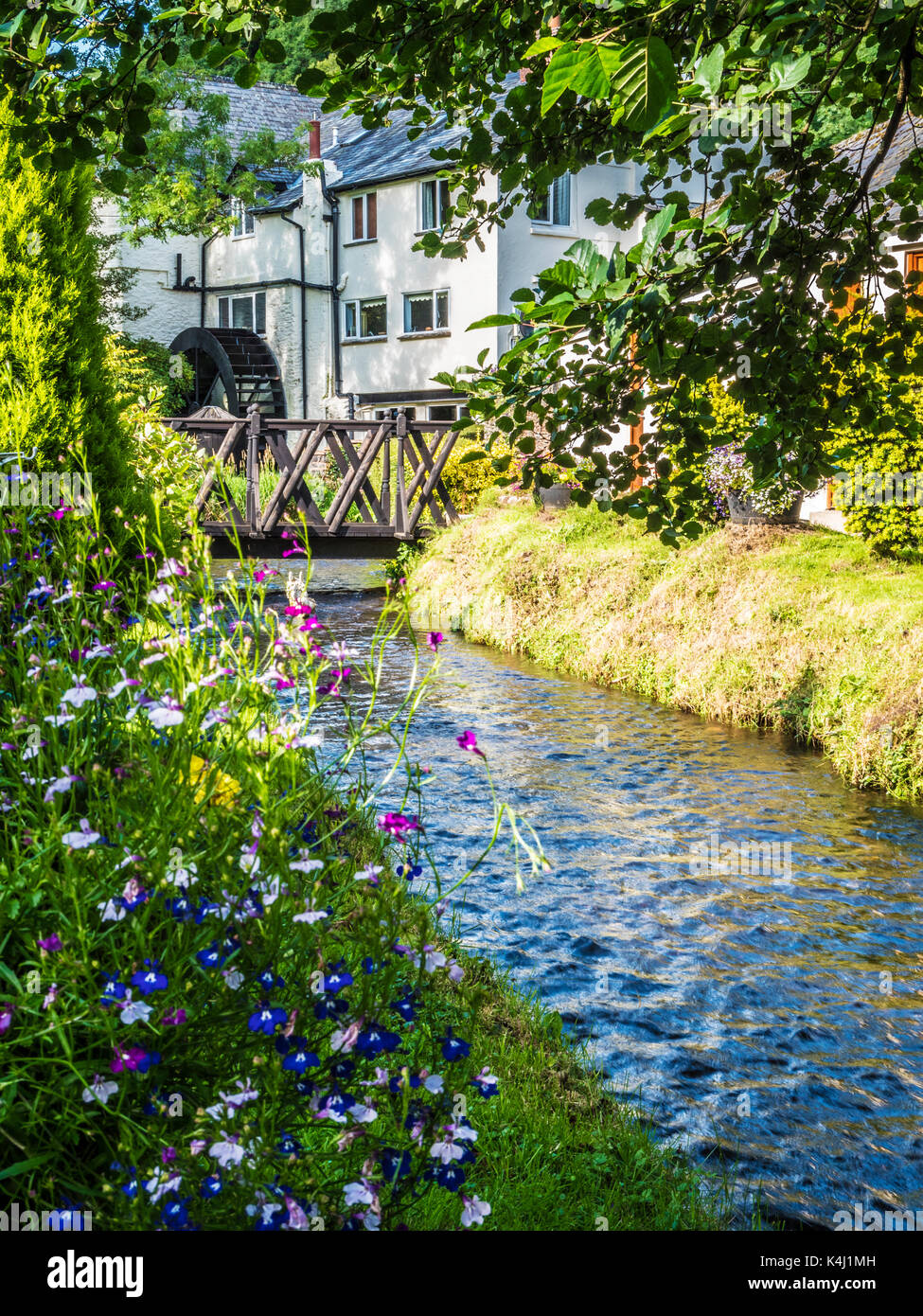 Grist mill wheel hi-res stock photography and images - Alamy