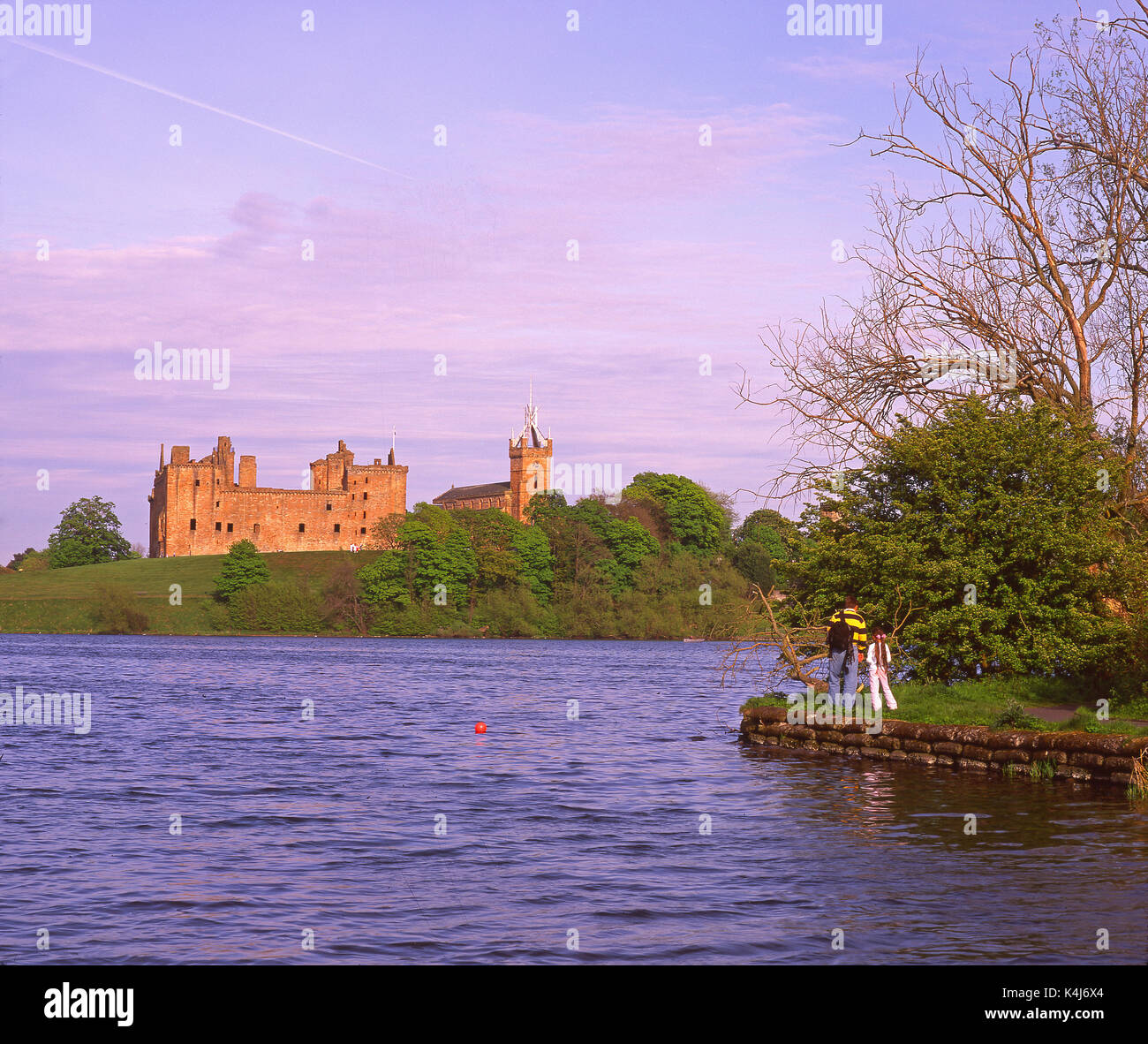 Linlithgow Palace and loch, West Lothian Stock Photo - Alamy