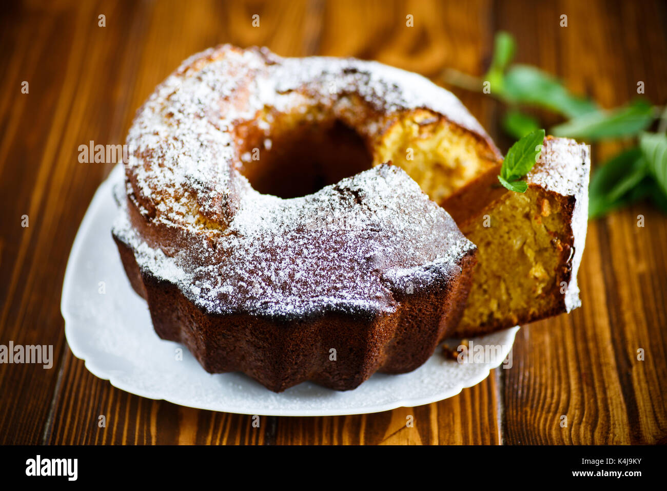 Sweet big honey cake Stock Photo - Alamy