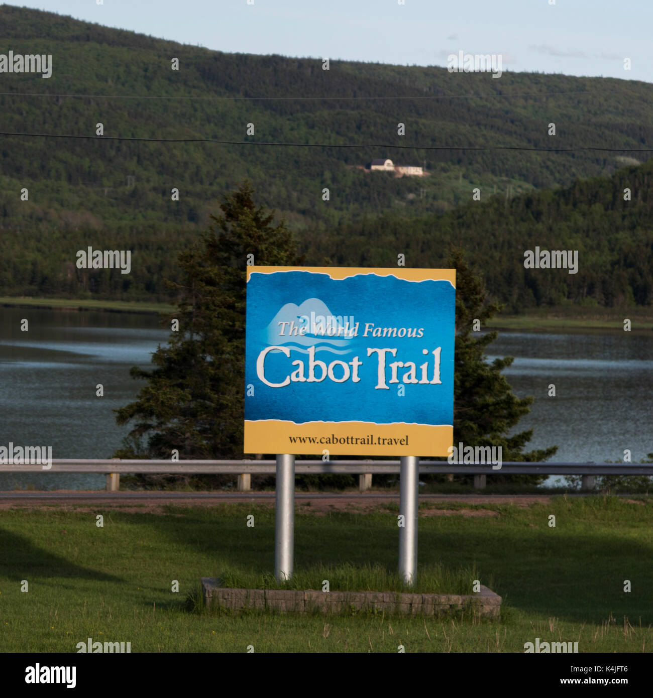 Waterfront trail sign hi-res stock photography and images - Alamy