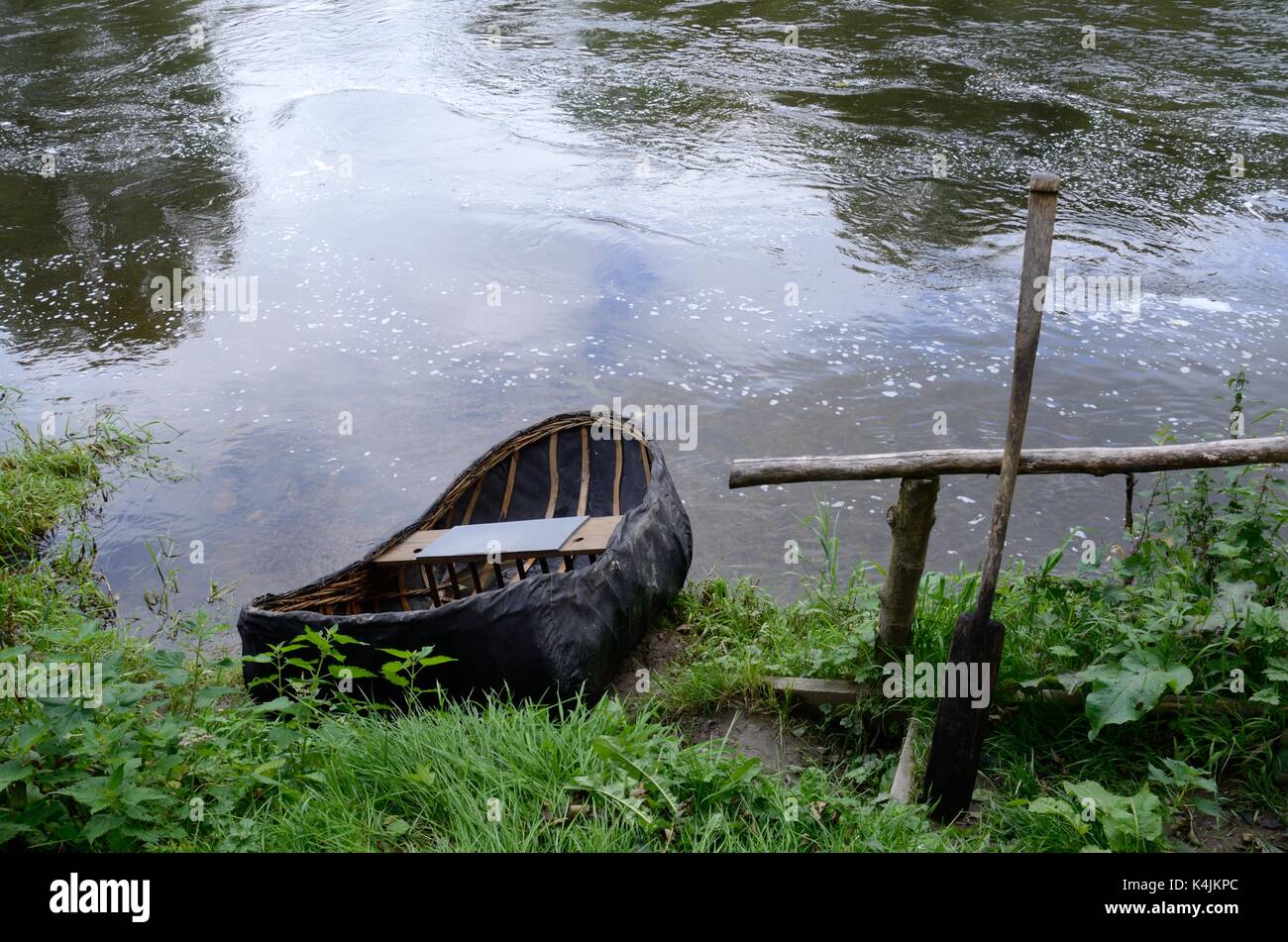A coracle welsh hi-res stock photography and images - Alamy