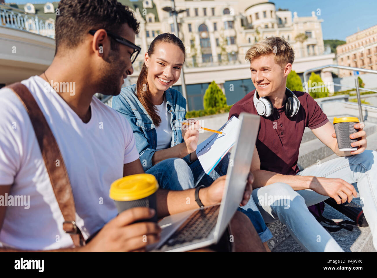 Multicultural friendship hi-res stock photography and images - Alamy