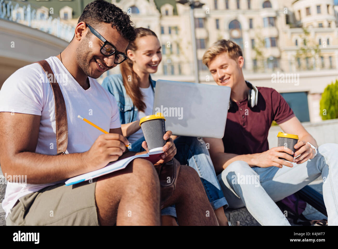 Student making notes outside hi-res stock photography and images - Alamy