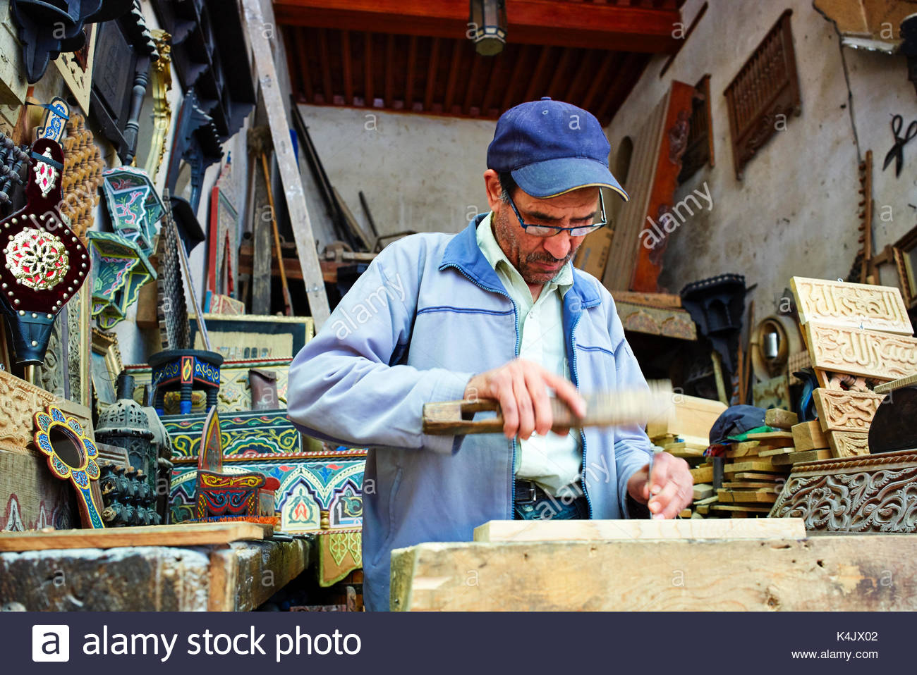 Wood Carver Africa Stock Photos & Wood Carver Africa Stock Images - Alamy