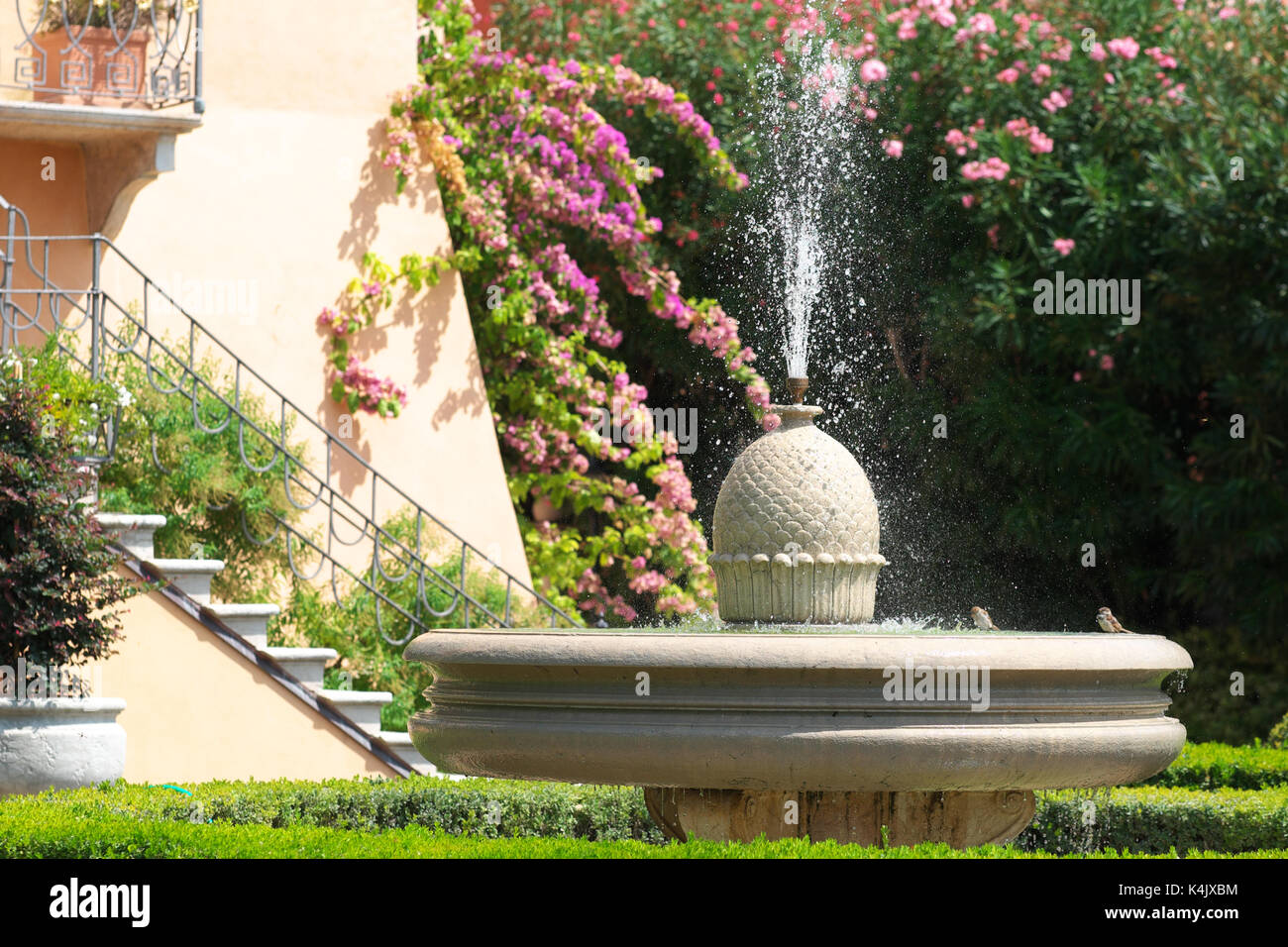 Fountain in italy hi-res stock photography and images - Alamy