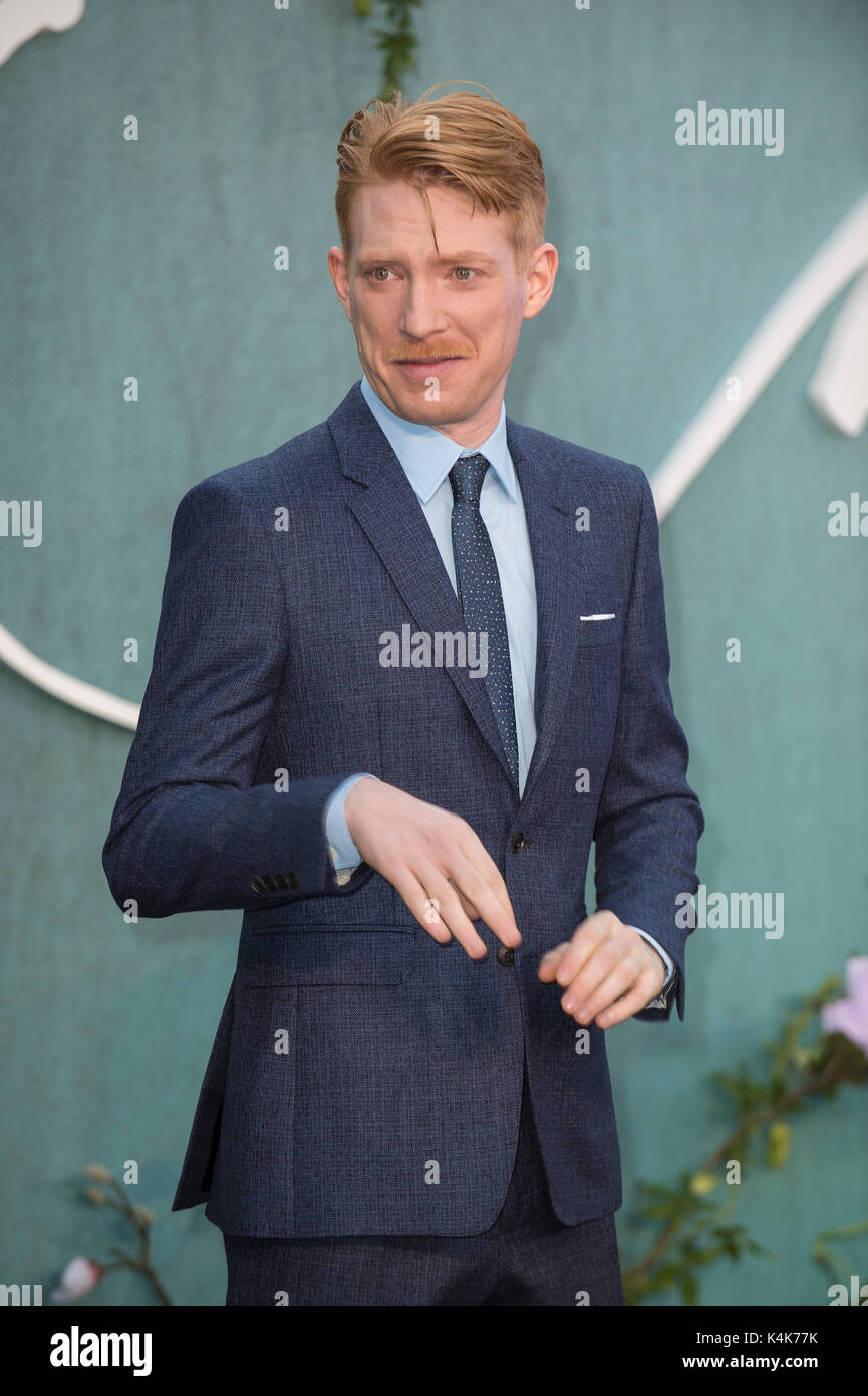 Mother domhnall gleeson hi-res stock photography and images - Alamy