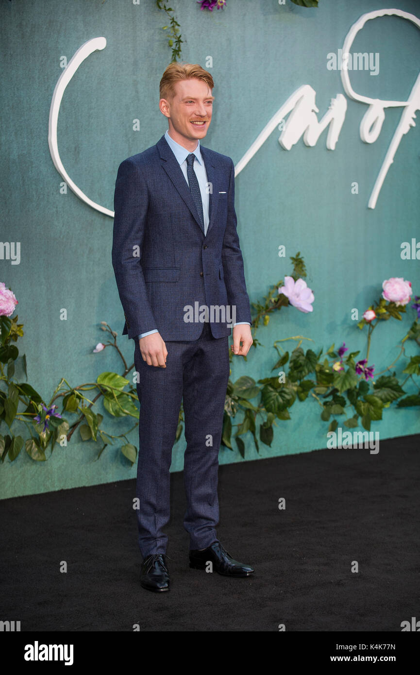 Mother domhnall gleeson hi-res stock photography and images - Alamy