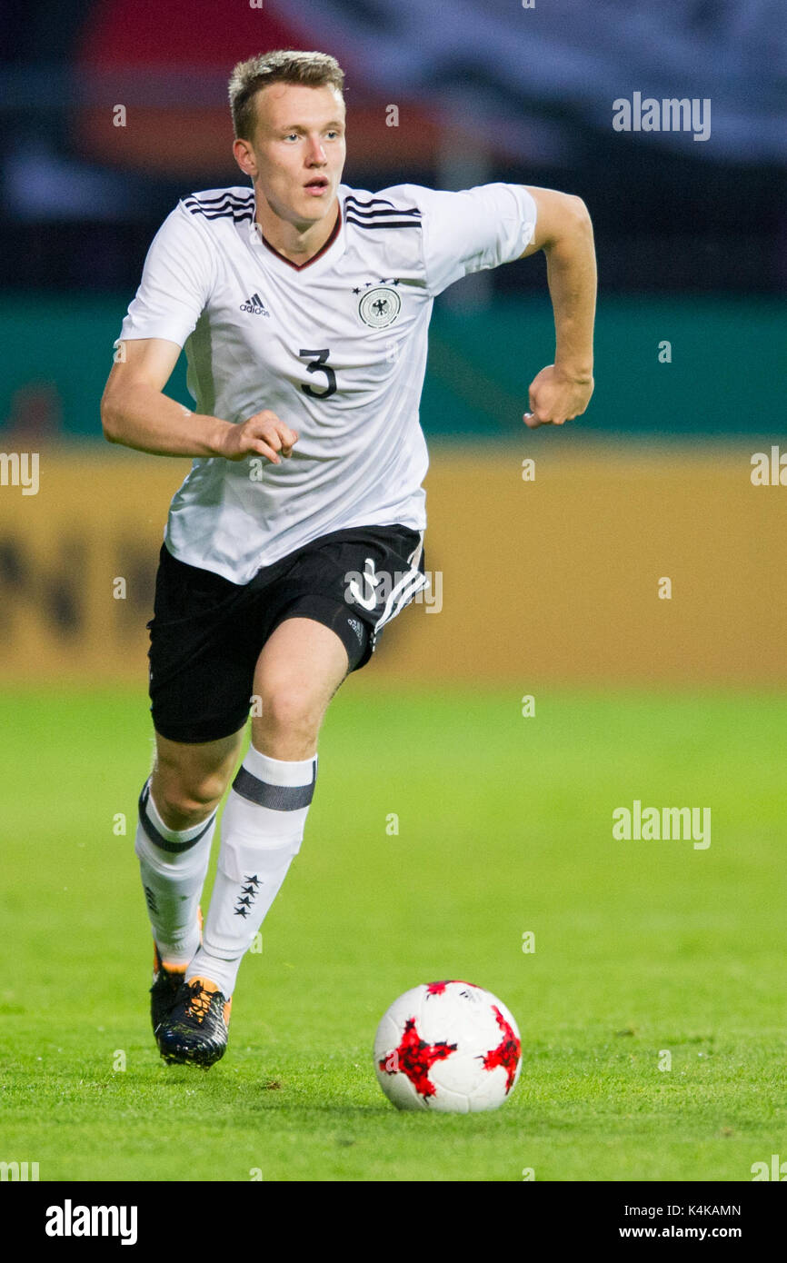 Lukas KLOSTERMANN (GER) mit Ball, Einzelaktion mit Ball, Aktion ...