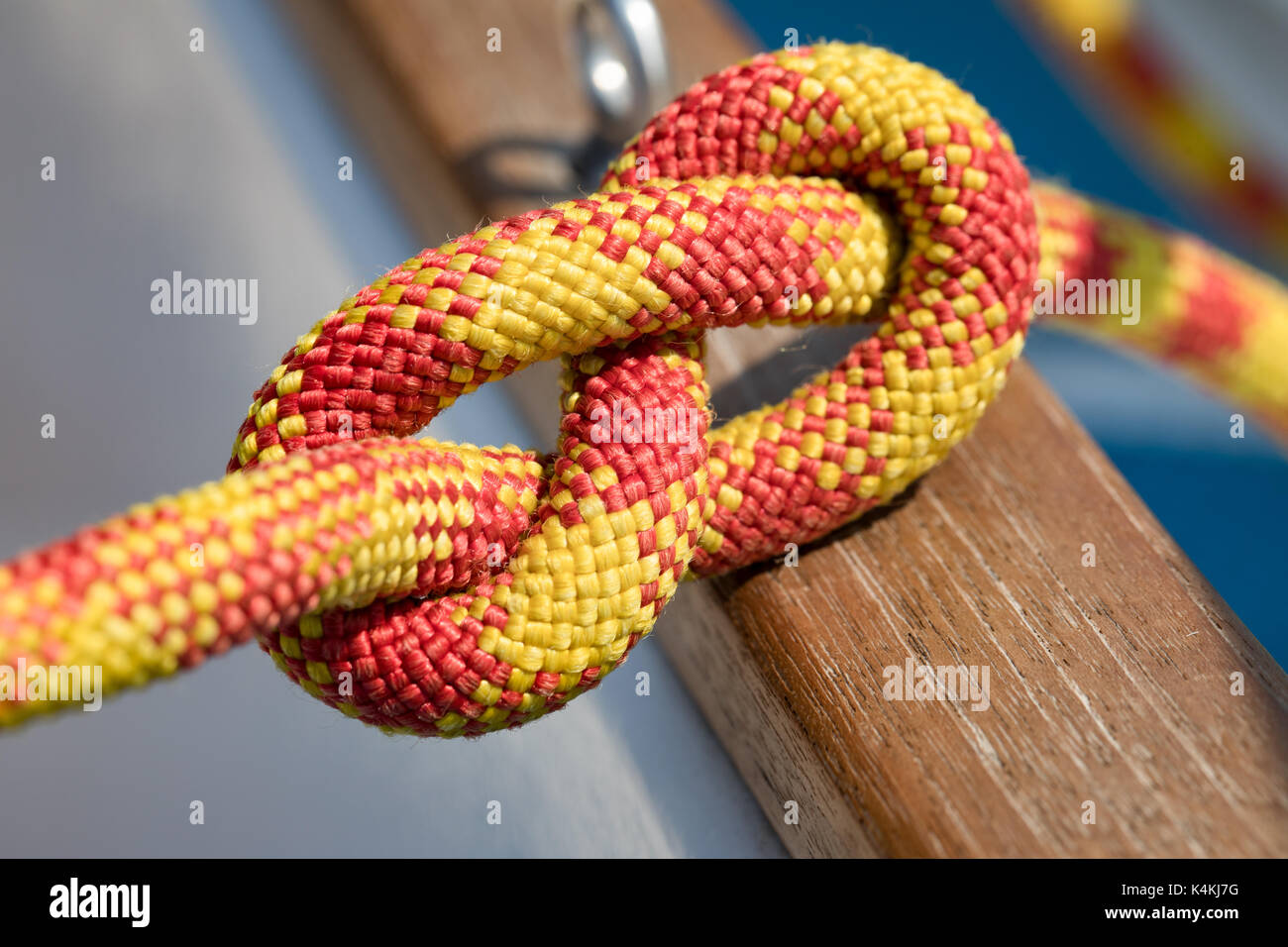 Figure of eight knot hi-res stock photography and images - Alamy