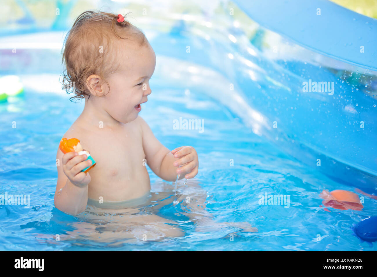 Child sun cream face hi-res stock photography and images - Alamy