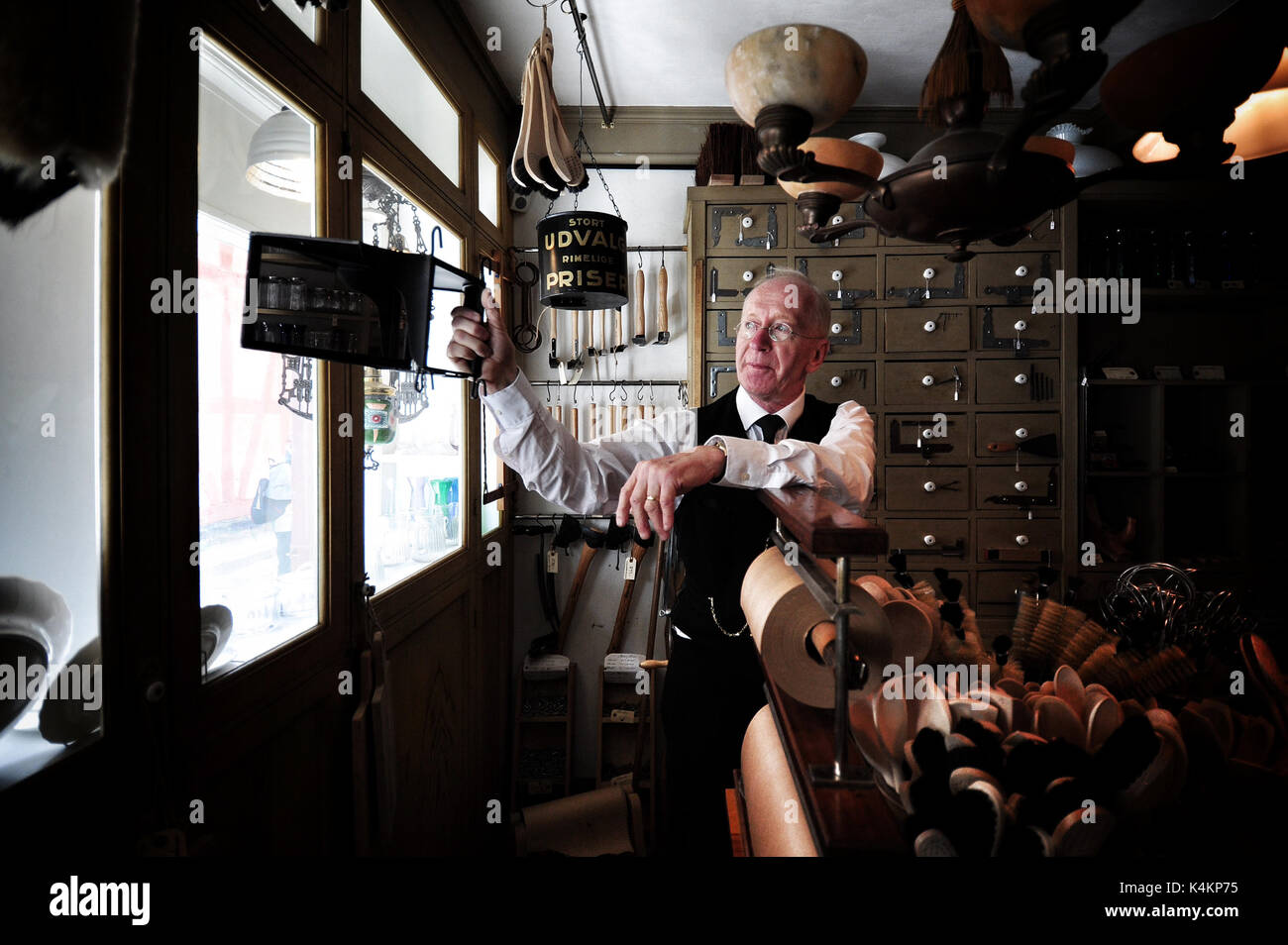 Old shopkeeper hi-res stock photography and images - Alamy