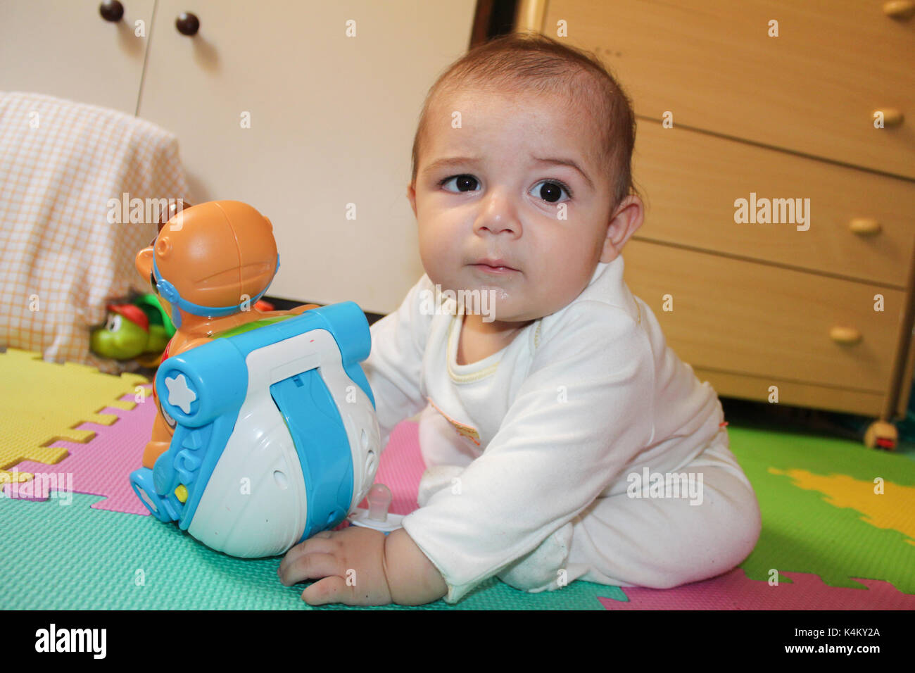 Five month old baby boy hi-res stock photography and images - Alamy