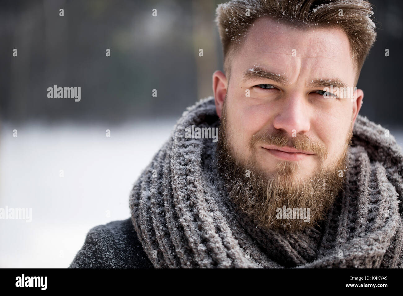 Man in winter coat hi-res stock photography and images - Alamy