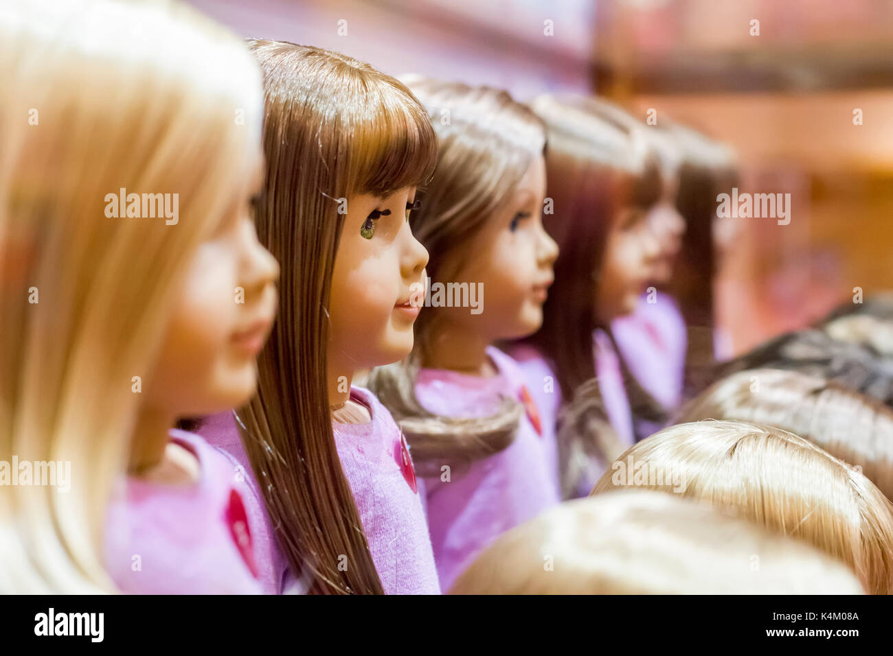 Many dolls hi-res stock photography and images - Alamy