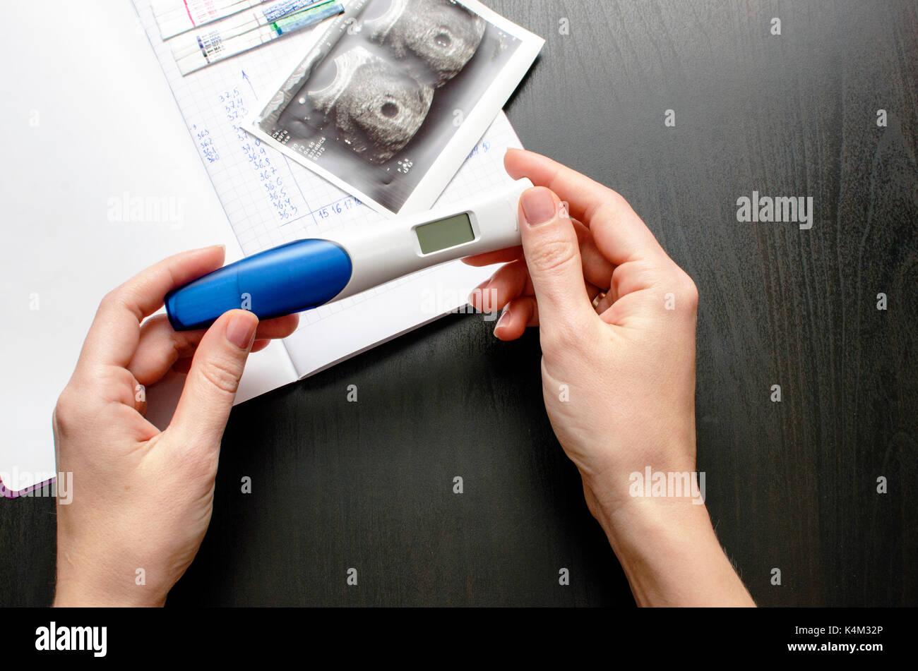 Negative plastic pregnancy test hi-res stock photography and images - Alamy