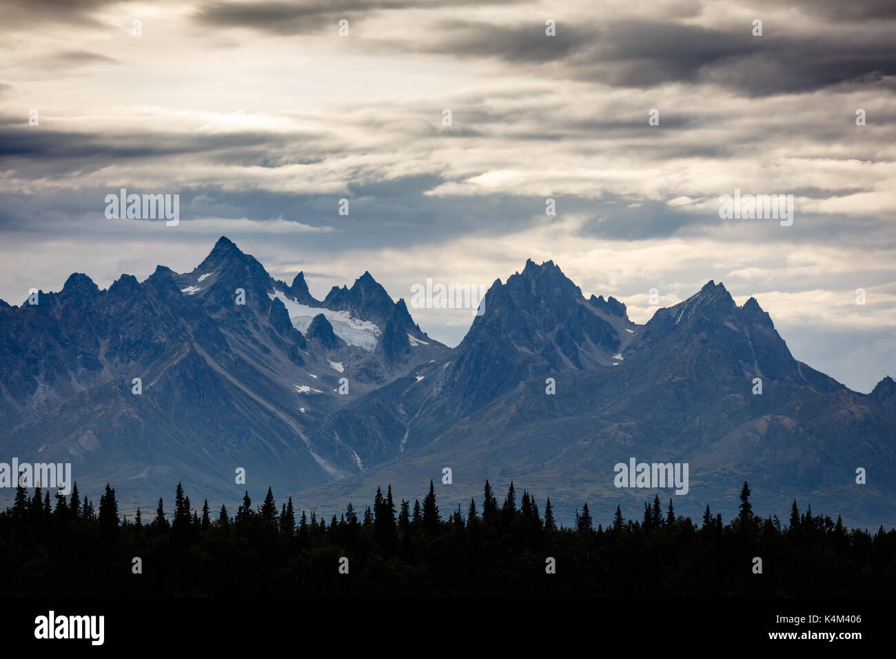 Sharp mountain range hi-res stock photography and images - Alamy