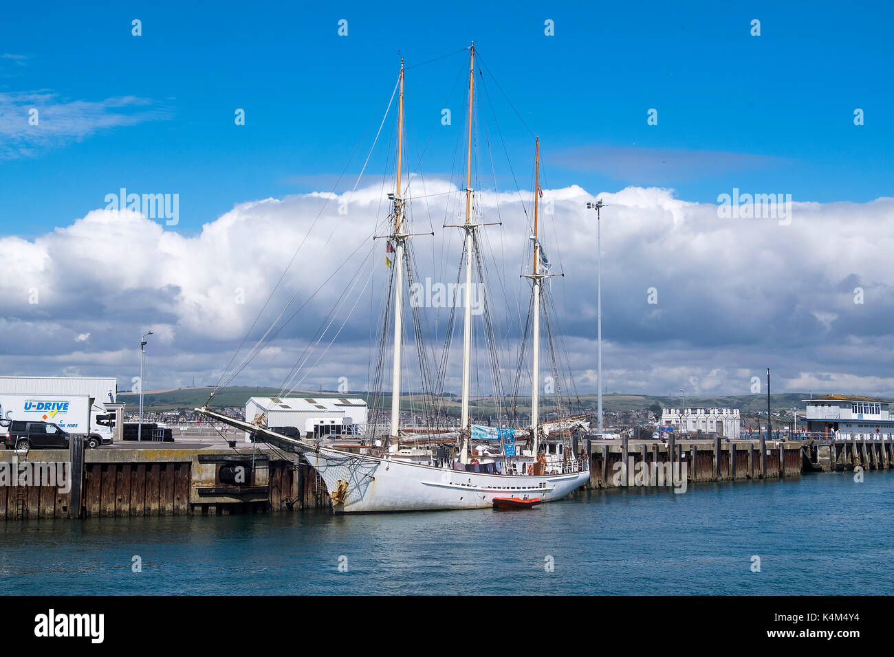 Exploration boat tall ship rigging hi-res stock photography and images ...