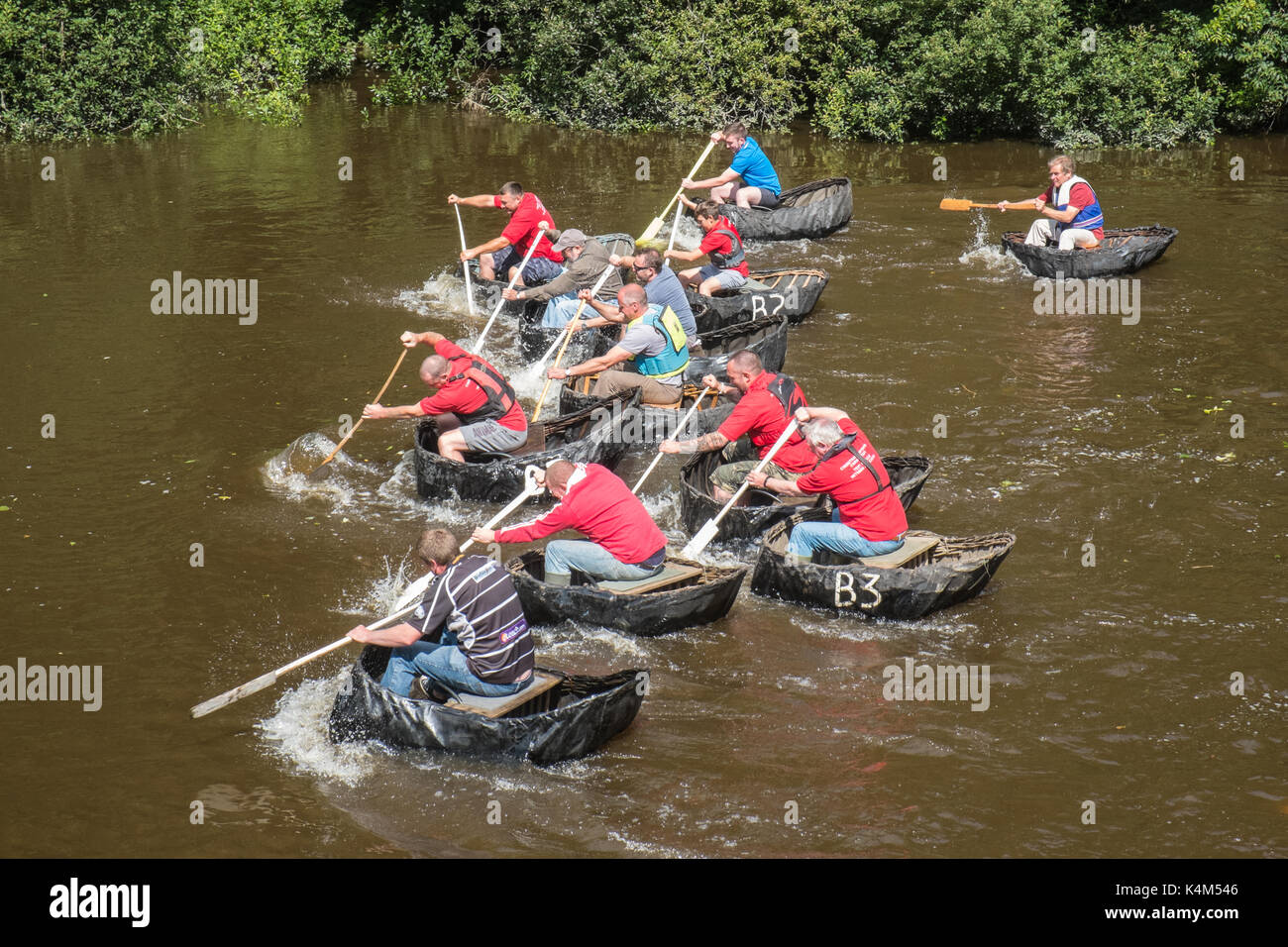 Cilgerran coracle race hi-res stock photography and images - Alamy