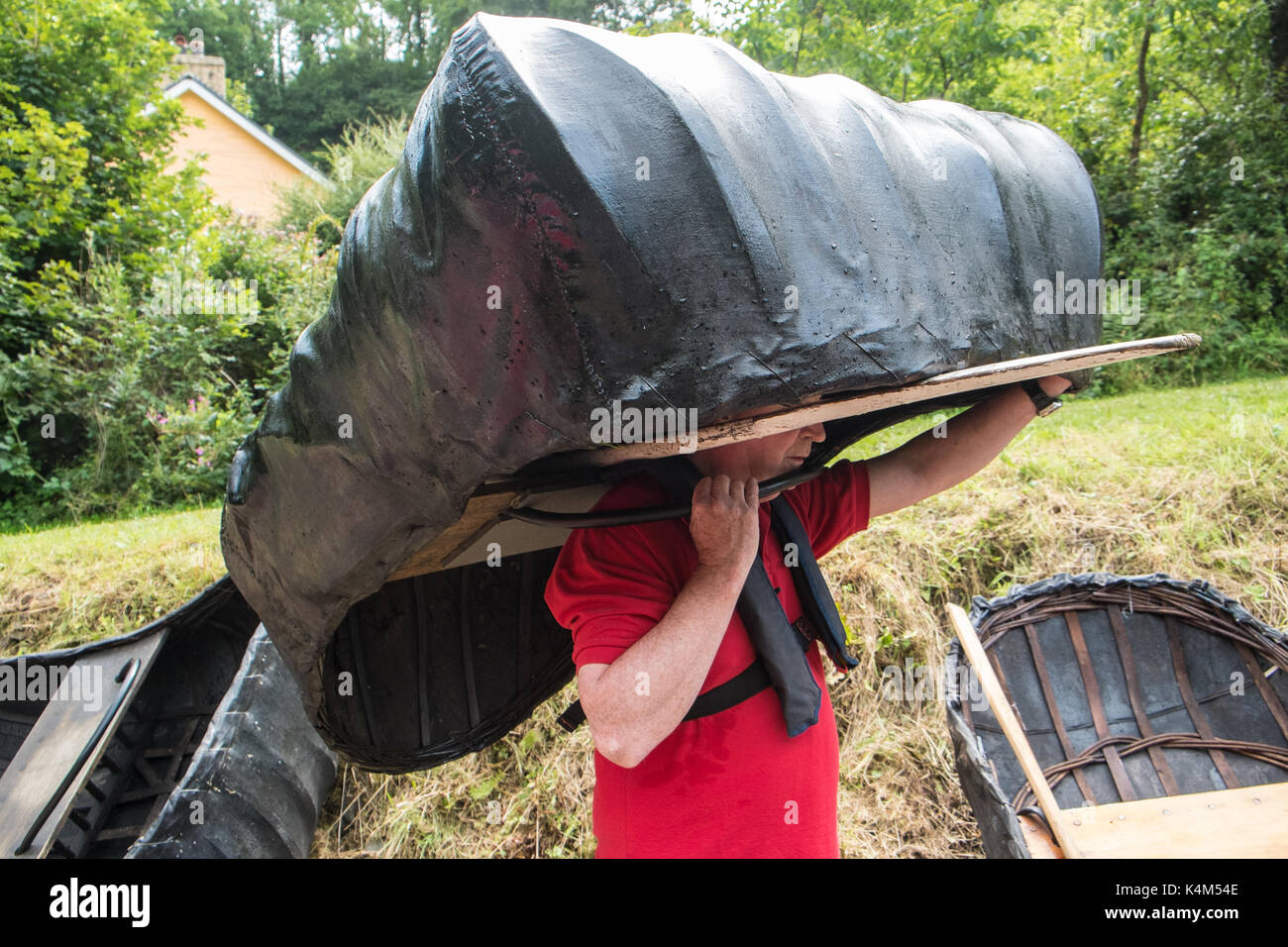 Cilgerran coracle race hi-res stock photography and images - Alamy