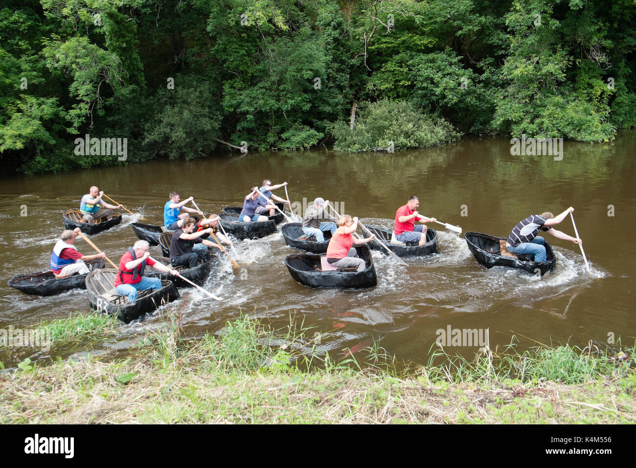 Cilgerran coracle race hi-res stock photography and images - Alamy