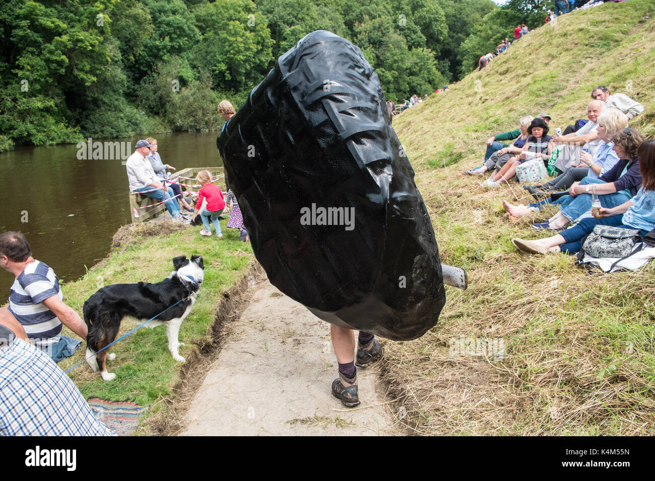 Cilgerran coracle race hi-res stock photography and images - Alamy