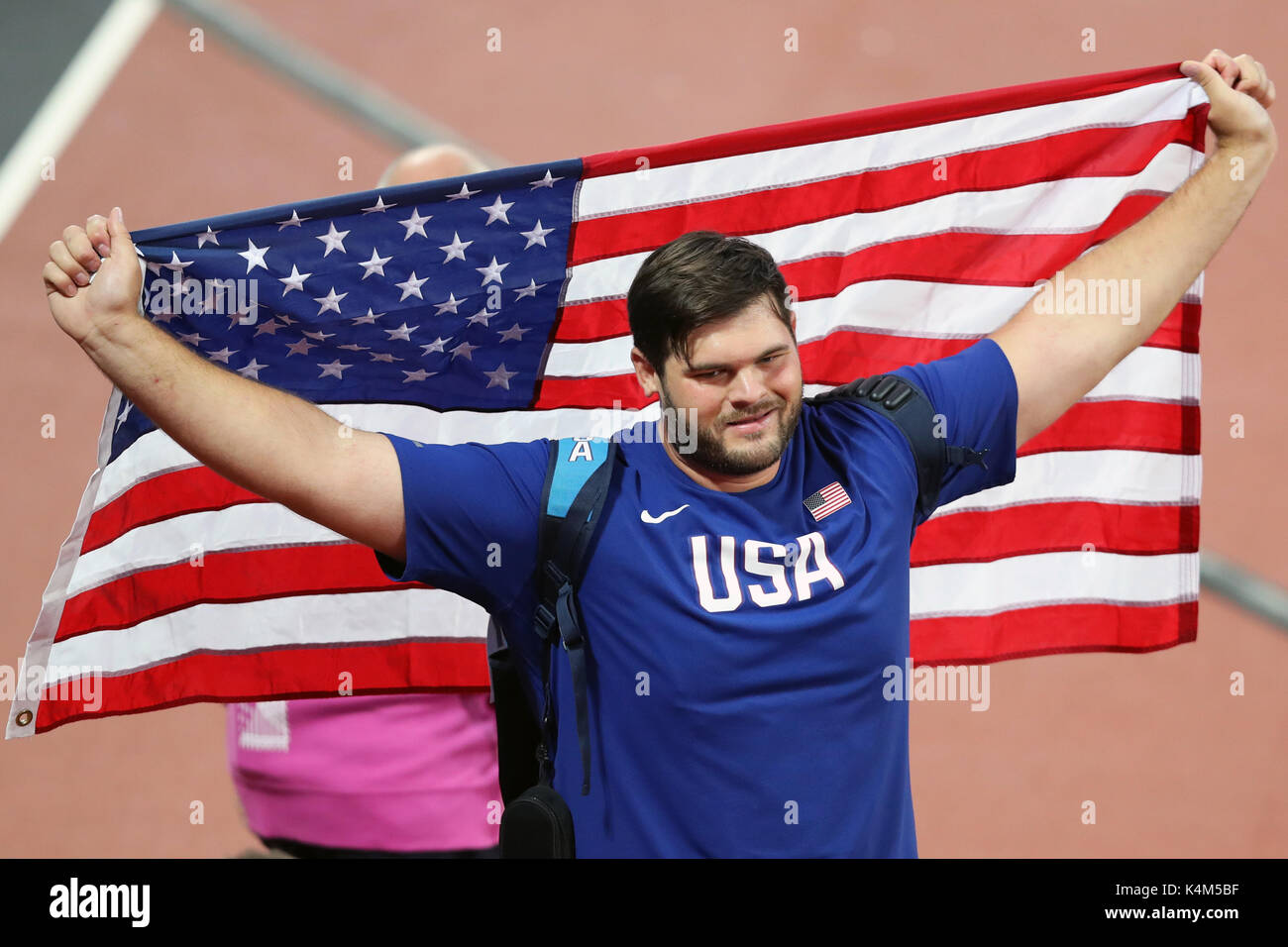 Athlete discus throw athletics discus hi-res stock photography and ...
