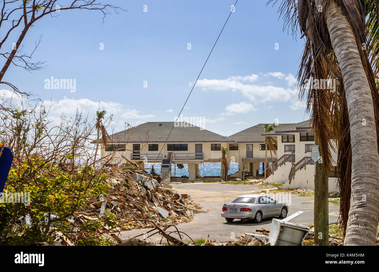 Destroyed houses debris block hi-res stock photography and images - Alamy