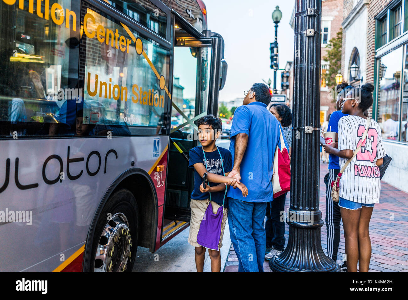 Queue people waiting bus stop hi-res stock photography and images - Alamy