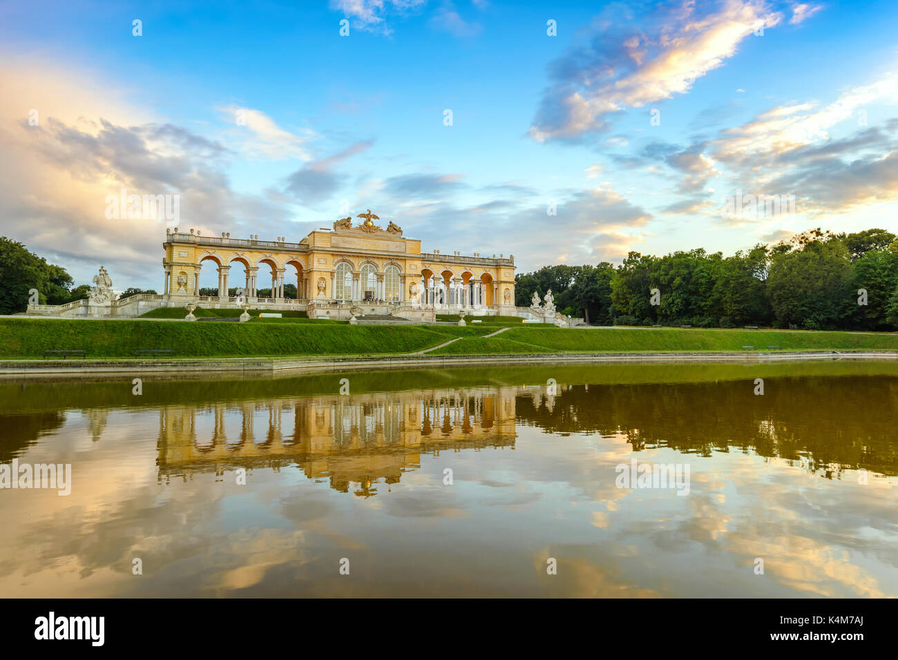 Vienna skyline hi-res stock photography and images - Alamy