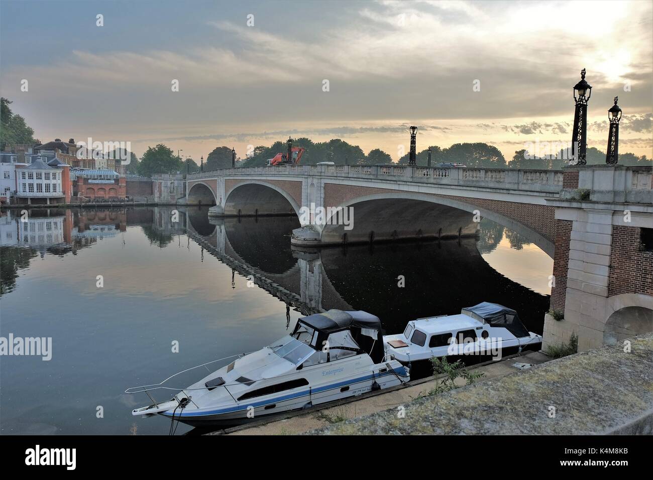 Misty hampton hi-res stock photography and images - Alamy