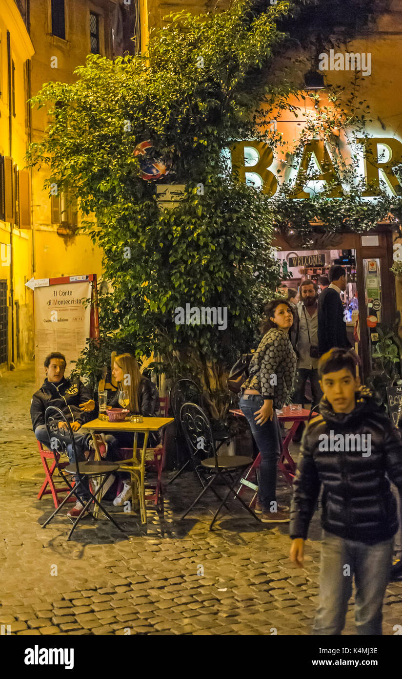 Vicolo del cinque trastevere hi-res stock photography and images - Alamy
