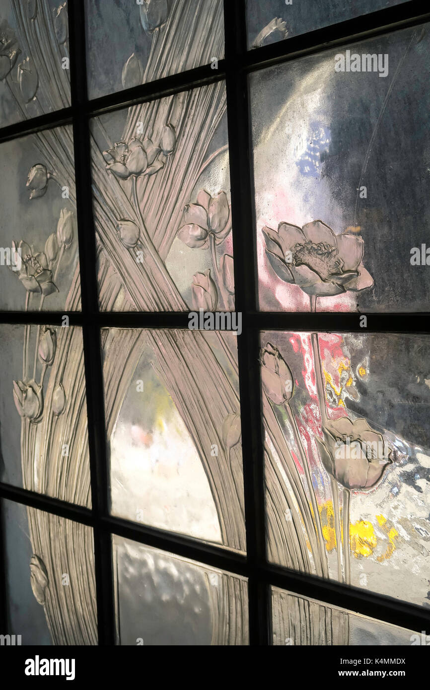 Rene Lalique Glass High Resolution Stock Photography and Images - Alamy