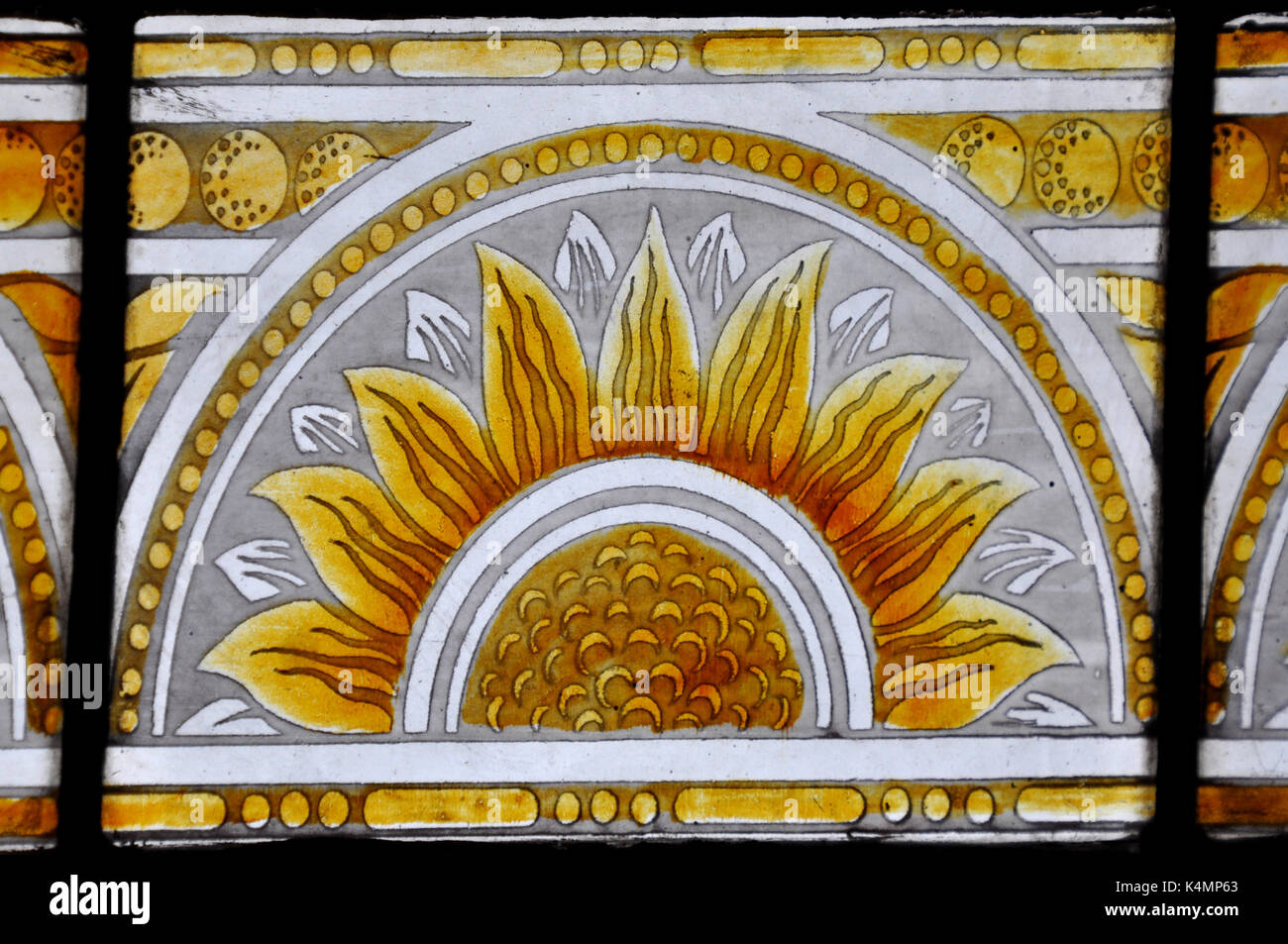 Victorian stained glass hi-res stock photography and images - Alamy