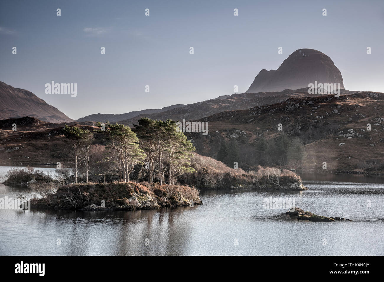 Loch Druim Suardalain, Mount Suilven, Lochinver, Sutherland, Highlands ...