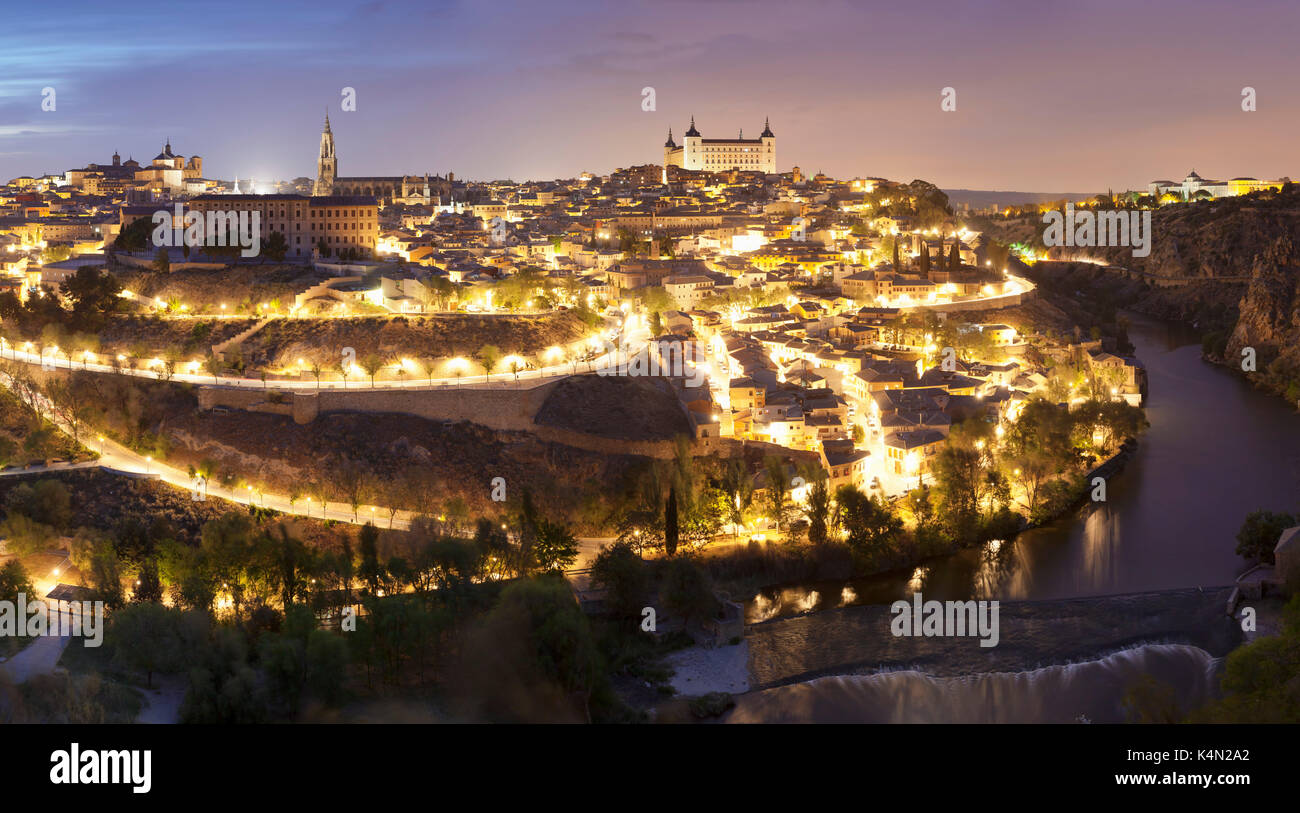 View over Tajo River at Santa Maria Cathedral and Alcazar, UNESCO World ...