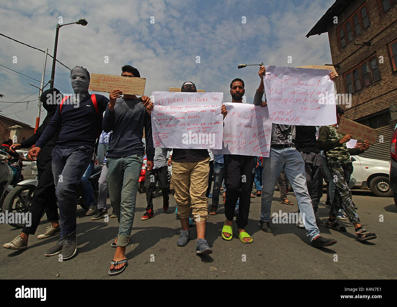 Myanmar shout slogans hi-res stock photography and images - Alamy