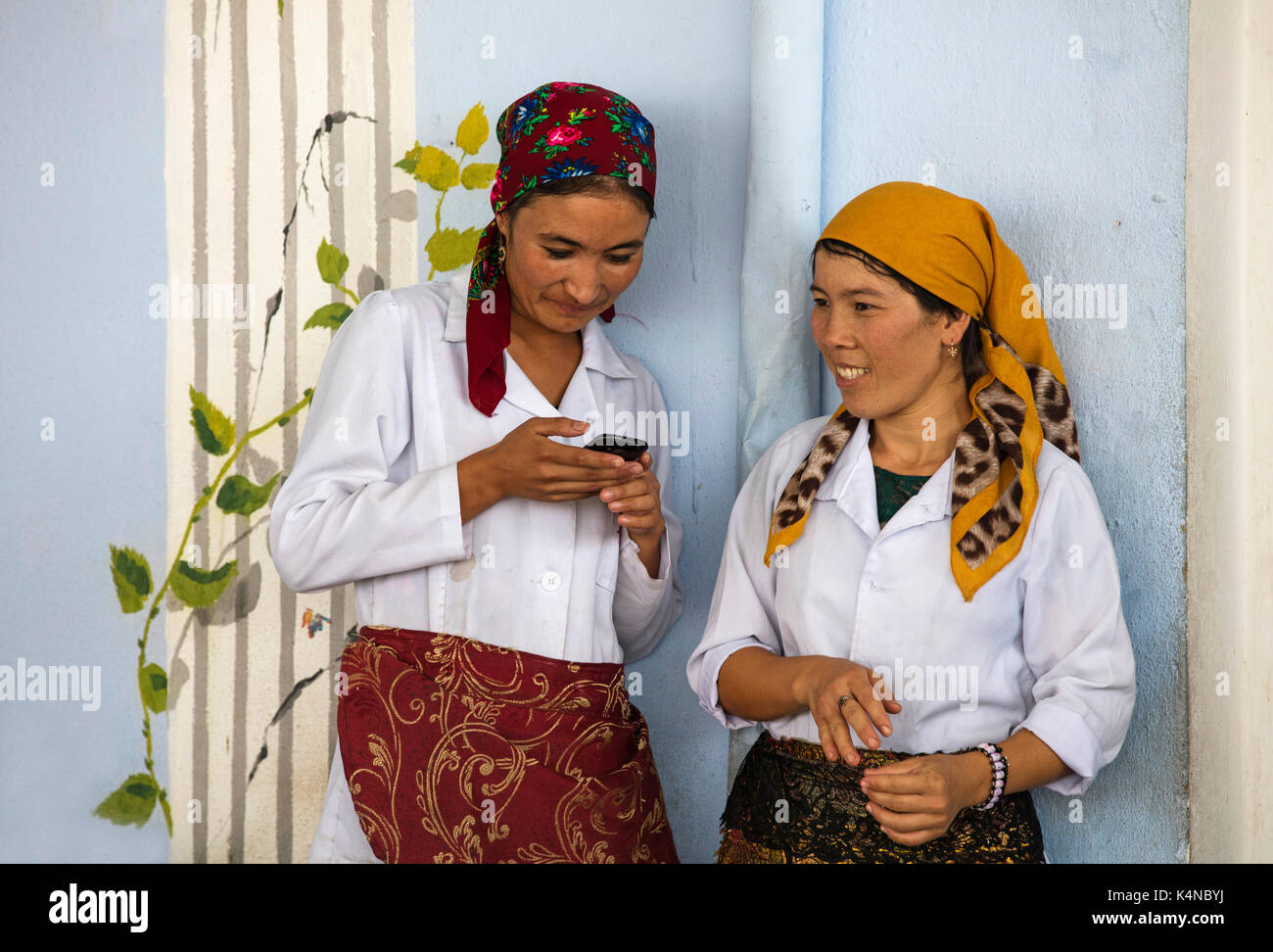 Uzbek girls hi-res stock photography and images - Alamy