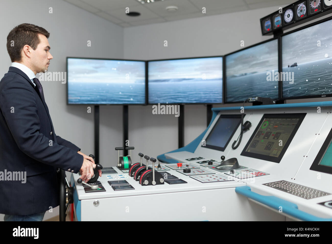 Ship navigation bridge captain hi-res stock photography and images - Alamy