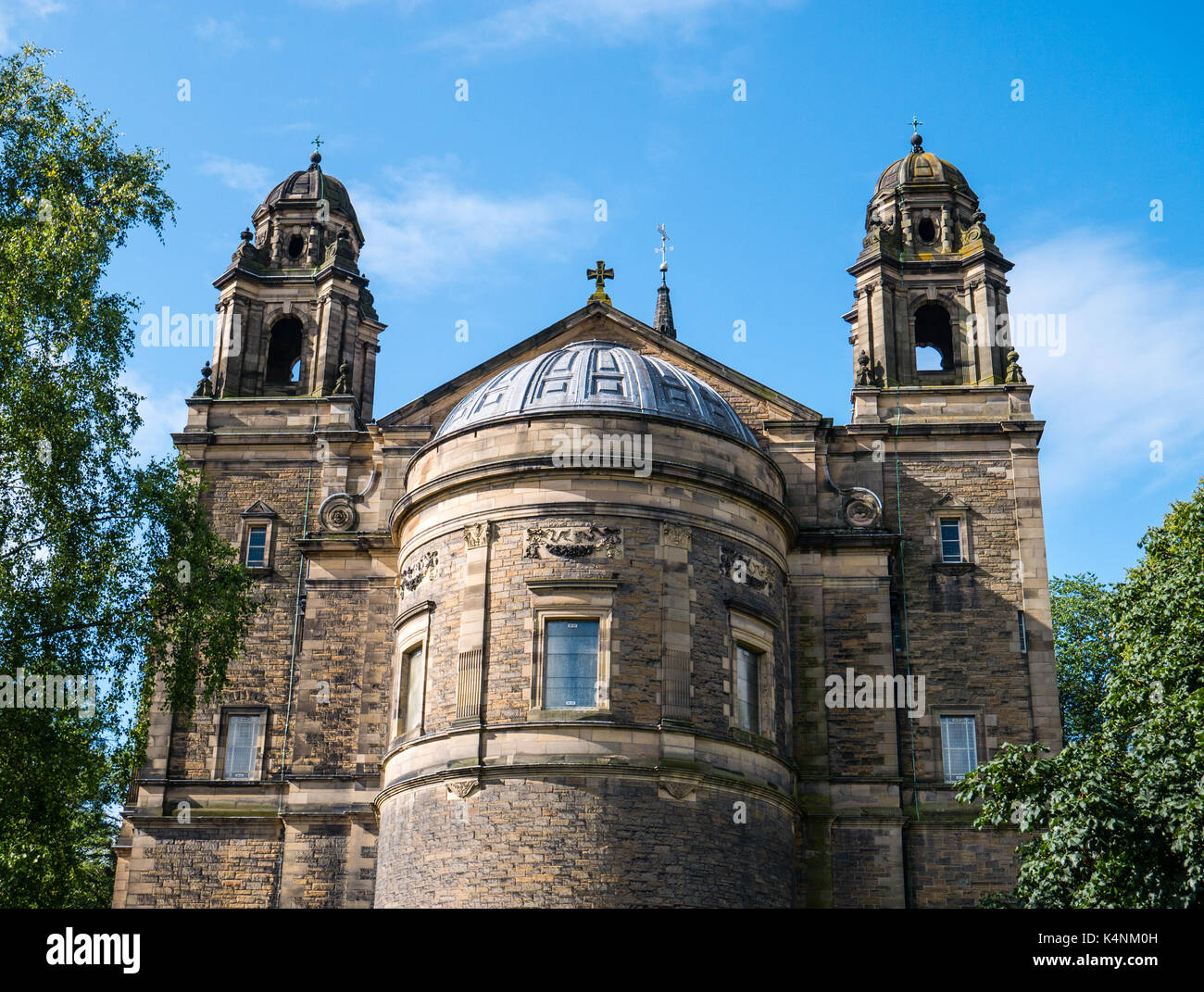 Church of st cuthbert hi-res stock photography and images - Alamy