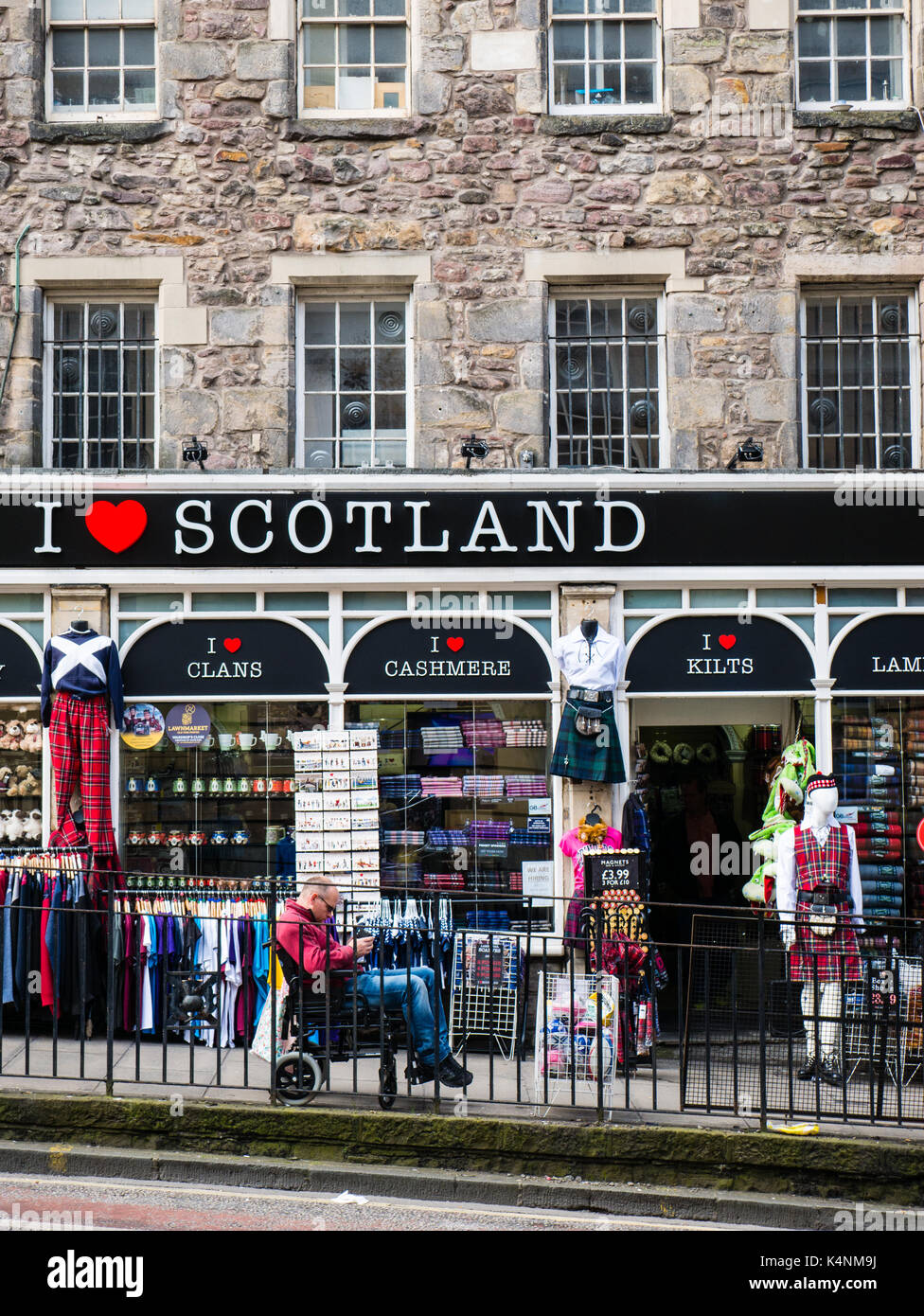 Tourist industry scotland hi-res stock photography and images - Alamy