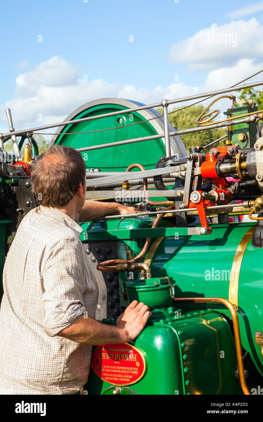 Vintage steam traction engine and steam roller rally at Astle park ...