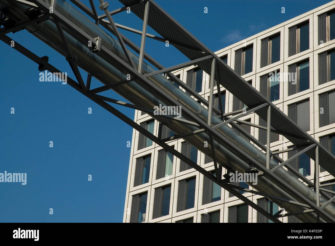 Elevated pipe hi-res stock photography and images - Alamy